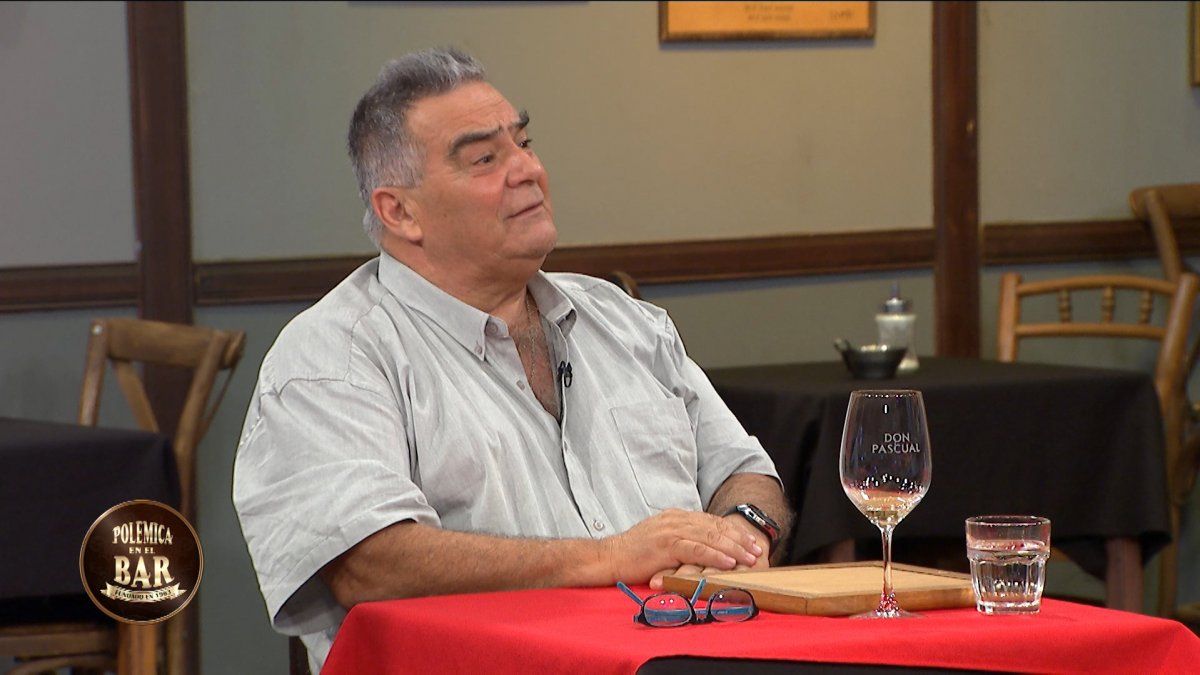 ¡Carmelo Vidalín en POLÉMICA EN EL BAR!